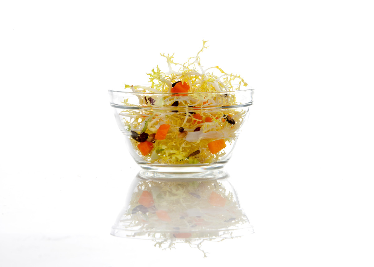 You (probably) did not know this about yellow frisée - curly endive ...